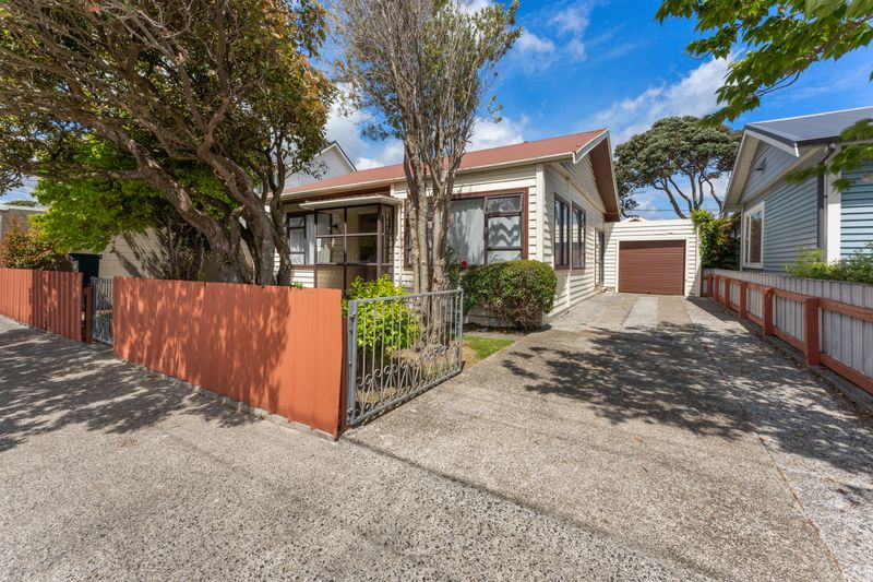 4 Roxburgh Grove, Petone, Lower Hutt City, Wellington | Tall Poppy ...