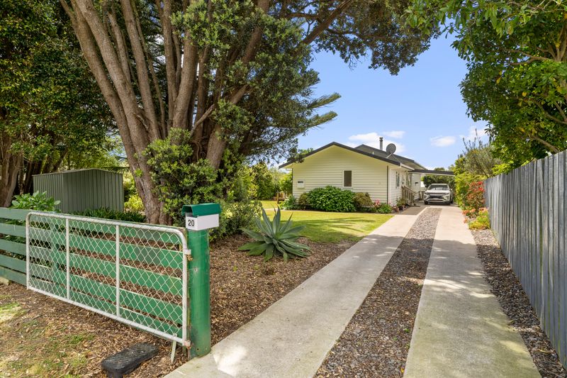 20 Kiharoa Street, Otaki Beach, Kapiti Coast, Wellington | Tall Poppy ...